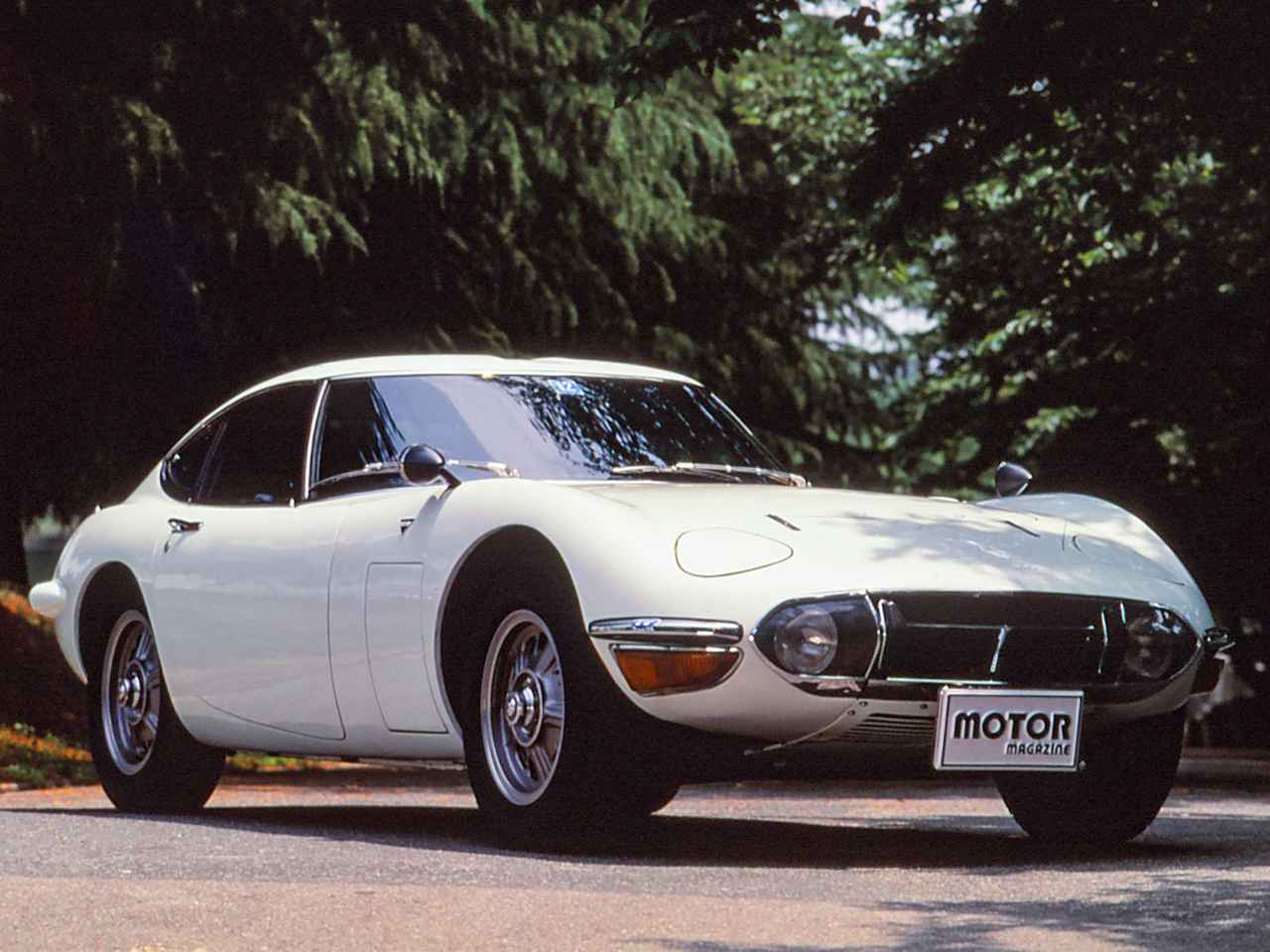 【くるま問答】トヨタ2000GTのサイドにある四角い部分には何が入っているのか？ - Webモーターマガジン