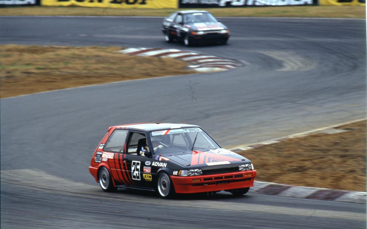【グループAの名車10】カローラFX（AE82）はコーナリングマシン。1.6Lクラスでシビックと勝負！ - Webモーターマガジン