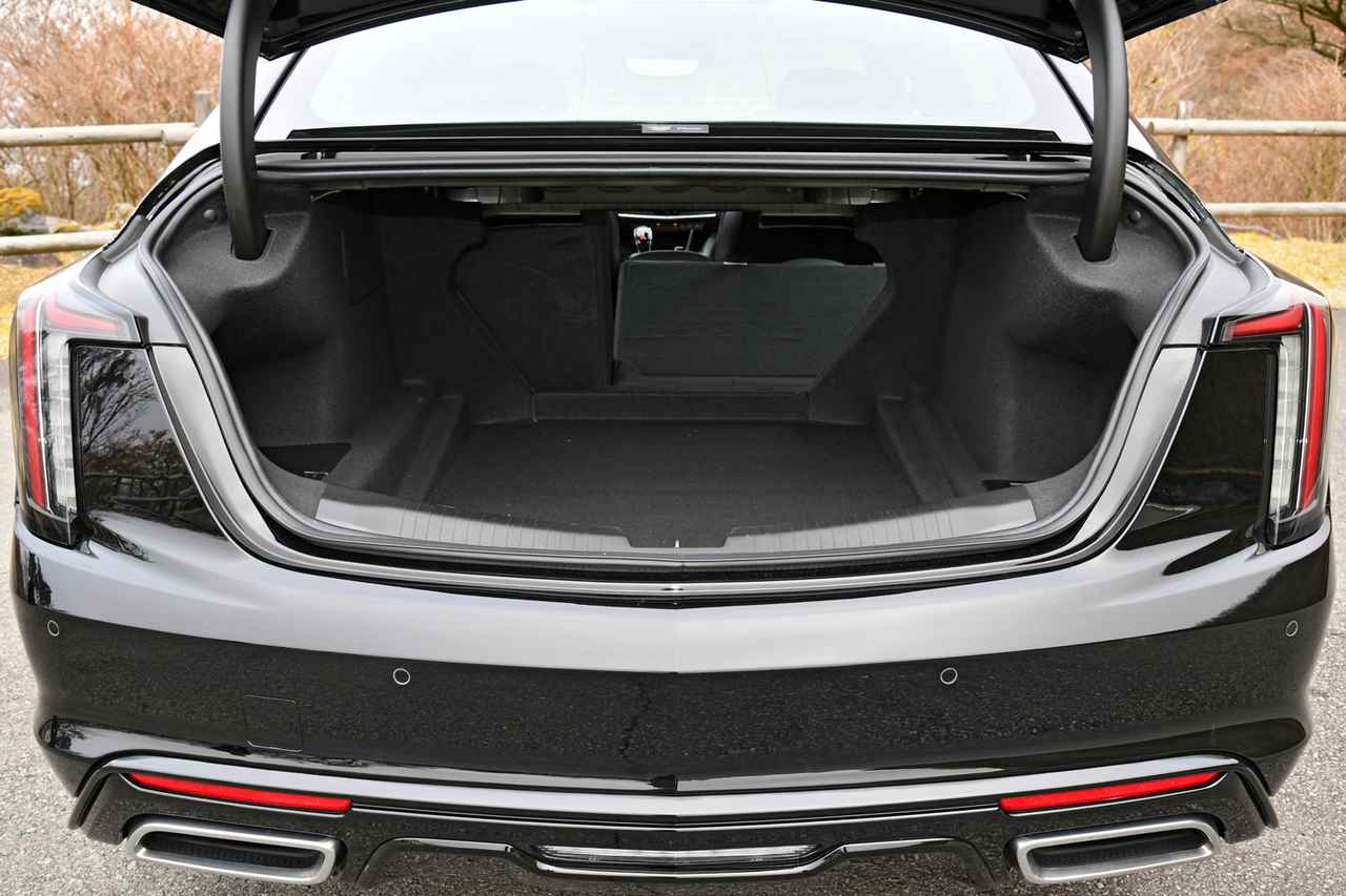 PR【動画】キャデラック CT5はスポーツセダンか否か。伝統のラグジュアリー性と革新のスポーツ性を融合させたプレミアムカー (2/3) - Webモーターマガジン