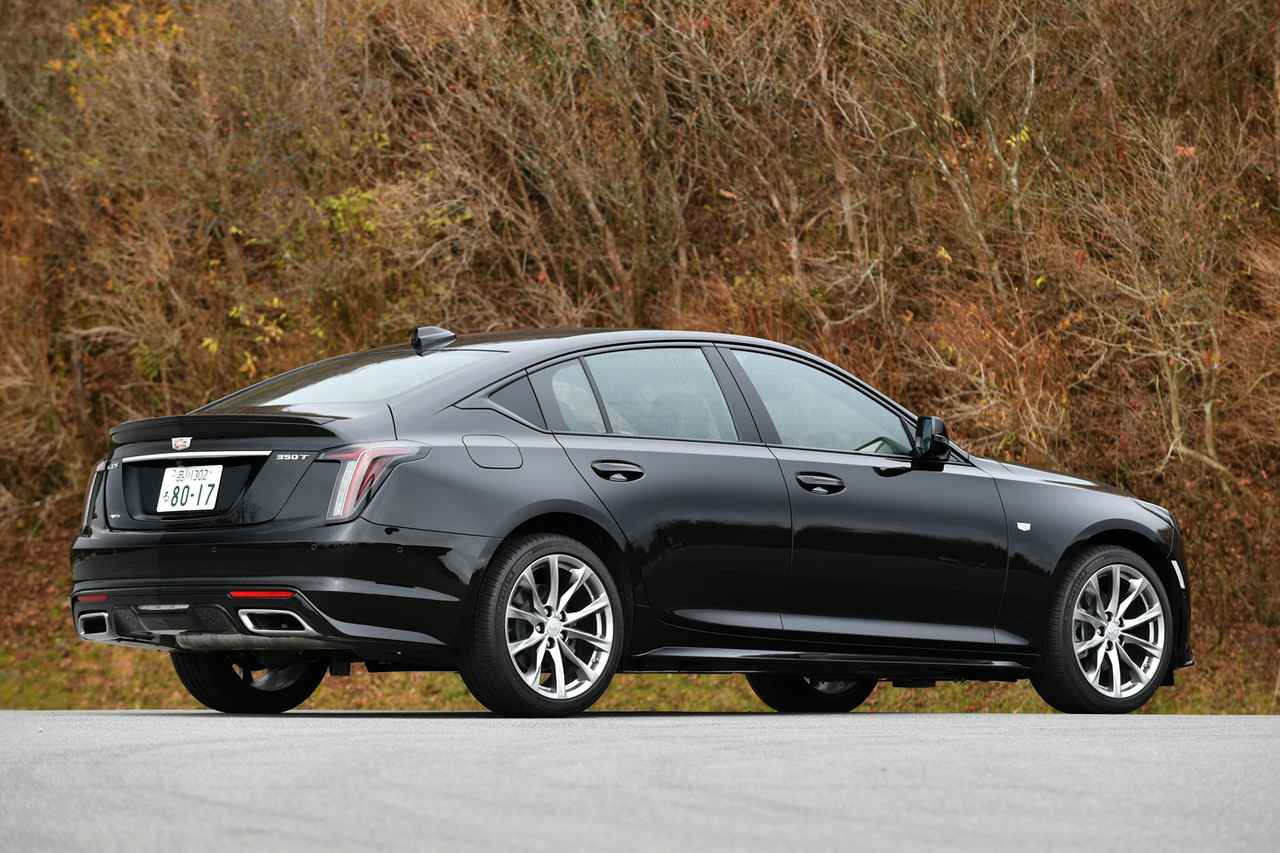 PR【動画】キャデラック CT5はスポーツセダンか否か。伝統のラグジュアリー性と革新のスポーツ性を融合させたプレミアムカー (1/3) - Webモーターマガジン