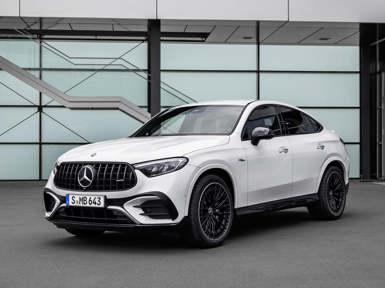 メルセデス・ベンツGLCクーぺに「AMG GLC 43 4マティック 」「AMG GLC 63 S E パフォーマンス」が登場 (1/2) - Webモーターマガジン