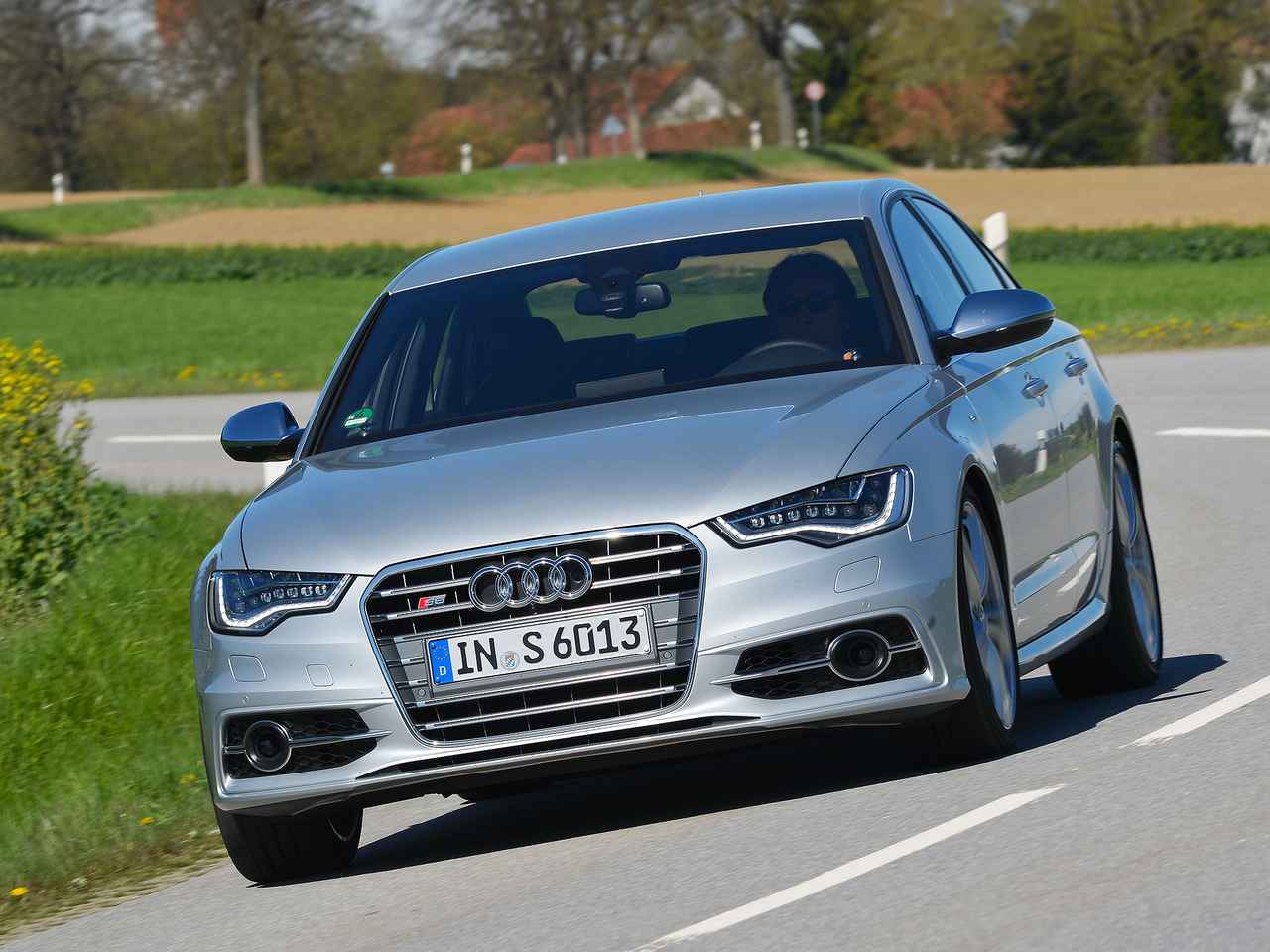【10年ひと昔の新車】アウディ S6／S7は、ハイテク満載の新型V8エンジンを搭載した (2/2) - Webモーターマガジン
