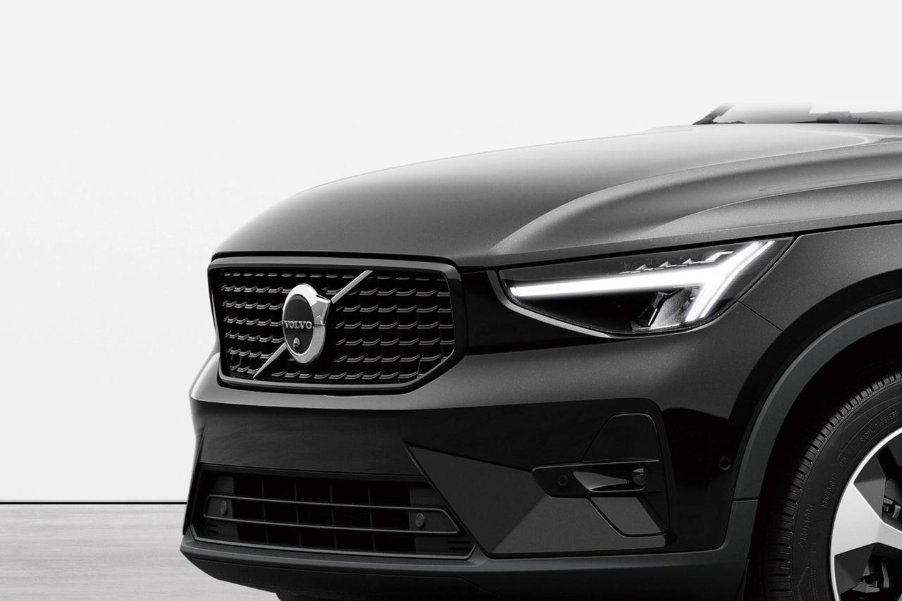 ボルボ 特別仕様車 XC40 Ultra B4 AWD Dark Editionを発売 - Webモーターマガジン