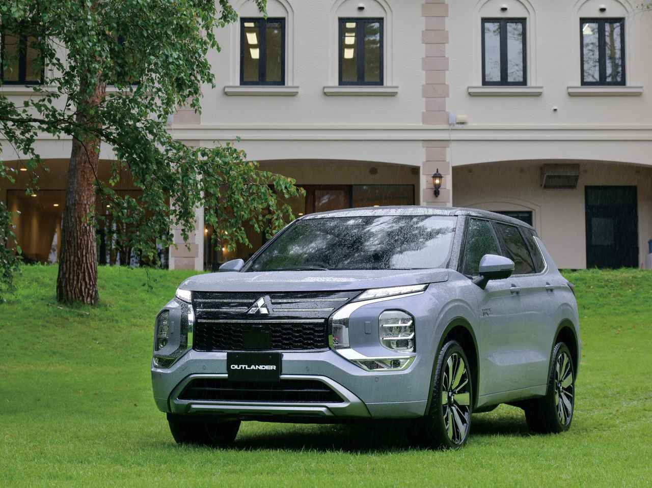 三菱 アウトランダーPHEVが2024年度のPHEVカテゴリー国内販売台数No.1を獲得！ - Webモーターマガジン