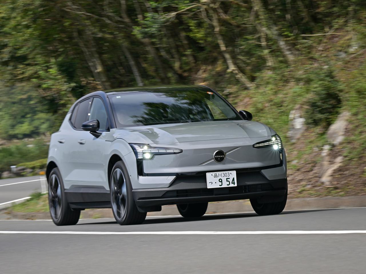 ボルボ EX30 ウルトラ ツインモーター パフォーマンス、ハイパワー4WDでもボルボらしさは不変 (2/2) - Webモーターマガジン