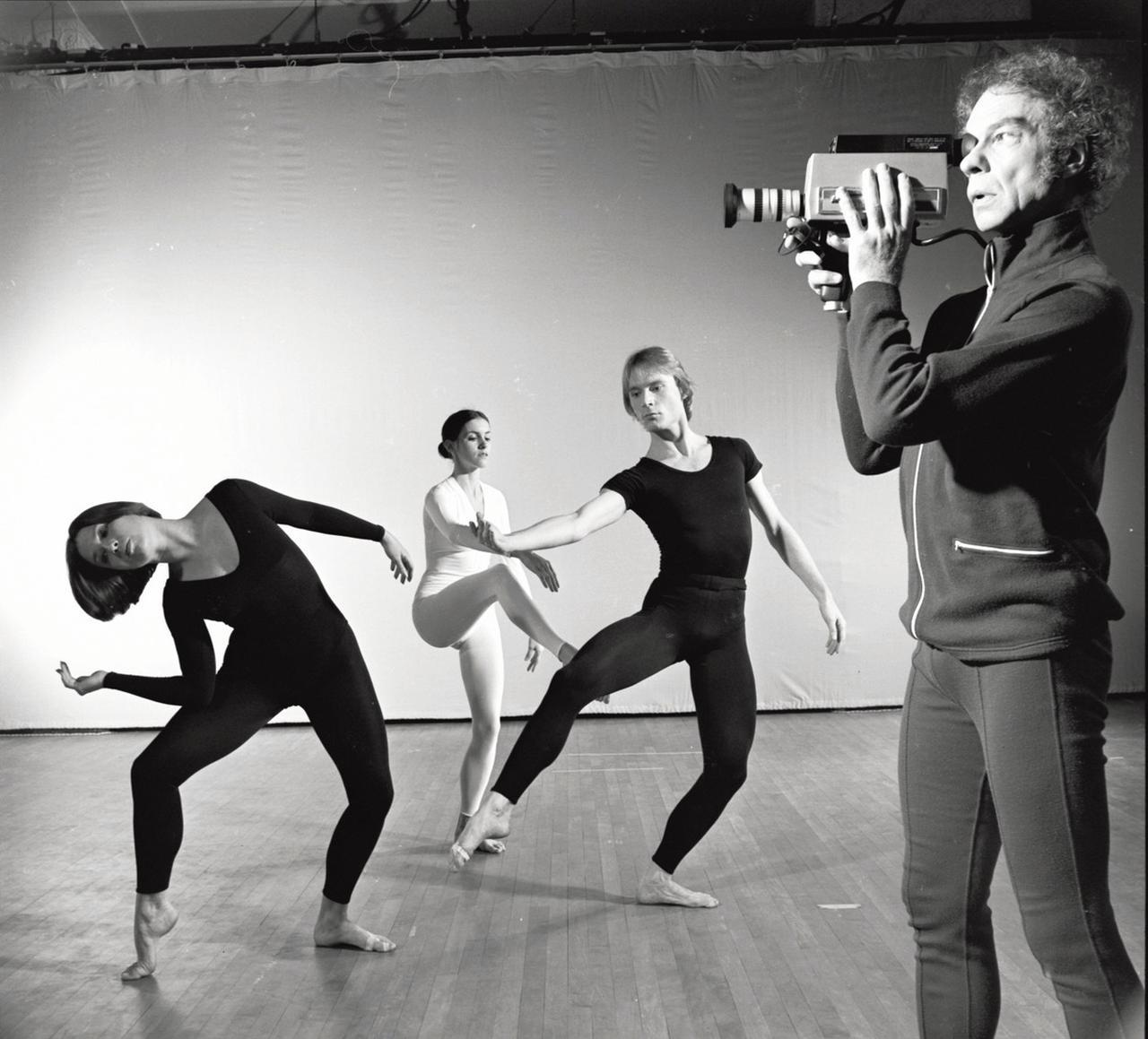マース・カニンガムの回顧展 『Merce Cunningham: Common Time』 (1/1) - T JAPAN:The New ...