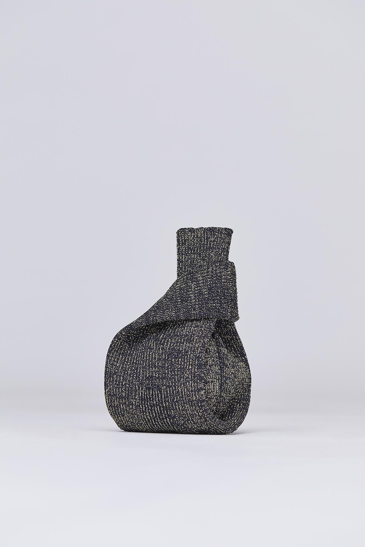 京都・新風館でポップアップ開催 CFCLとHOSOOによる 古代染色のドレスが示す未来 - T JAPAN:The New York Times Style Magazine 公式サイト