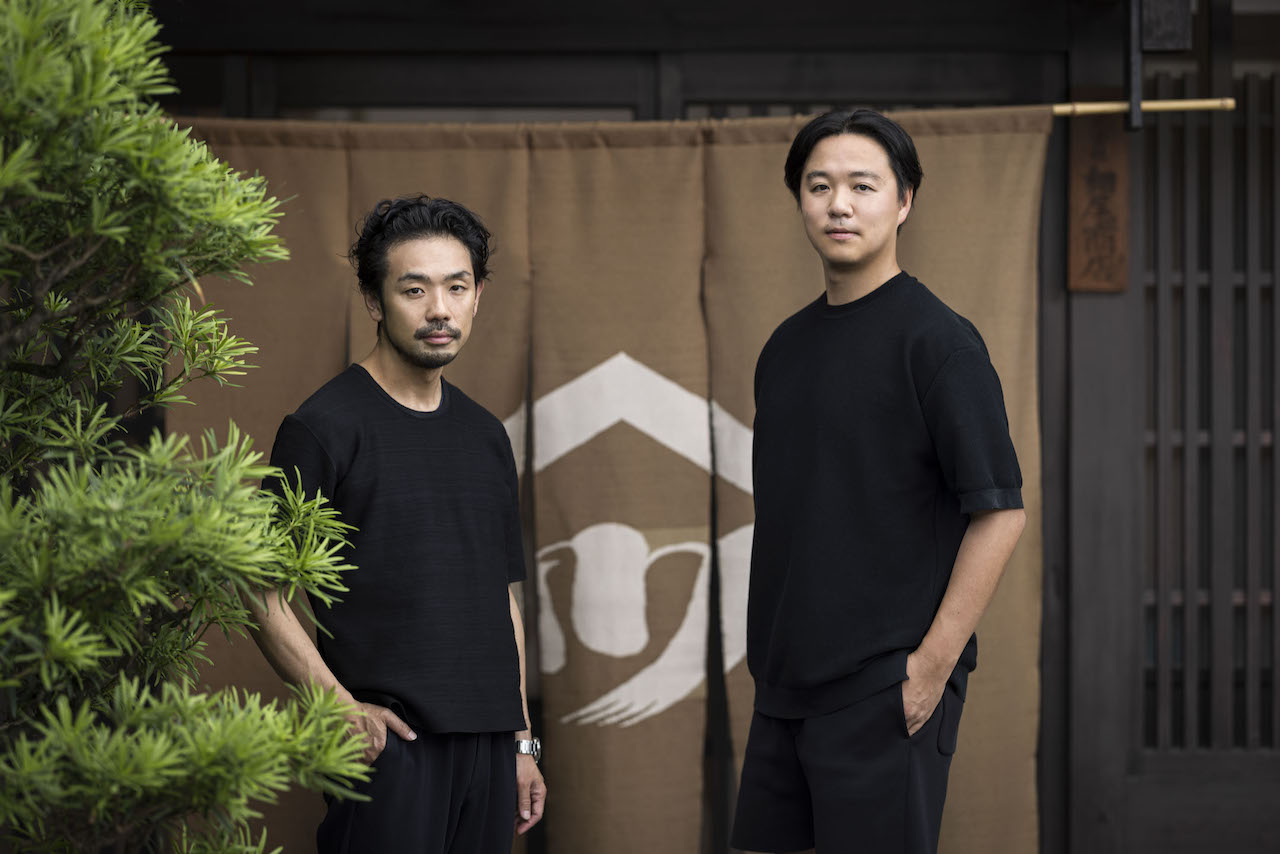 京都・新風館でポップアップ開催 CFCLとHOSOOによる 古代染色のドレスが示す未来 - T JAPAN:The New York Times Style Magazine 公式サイト