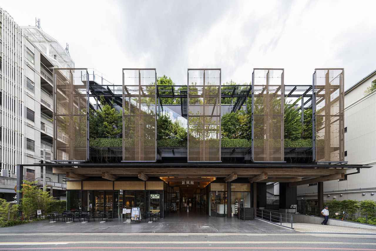 京都・新風館でポップアップ開催 CFCLとHOSOOによる 古代染色のドレスが示す未来 - T JAPAN:The New York Times Style Magazine 公式サイト