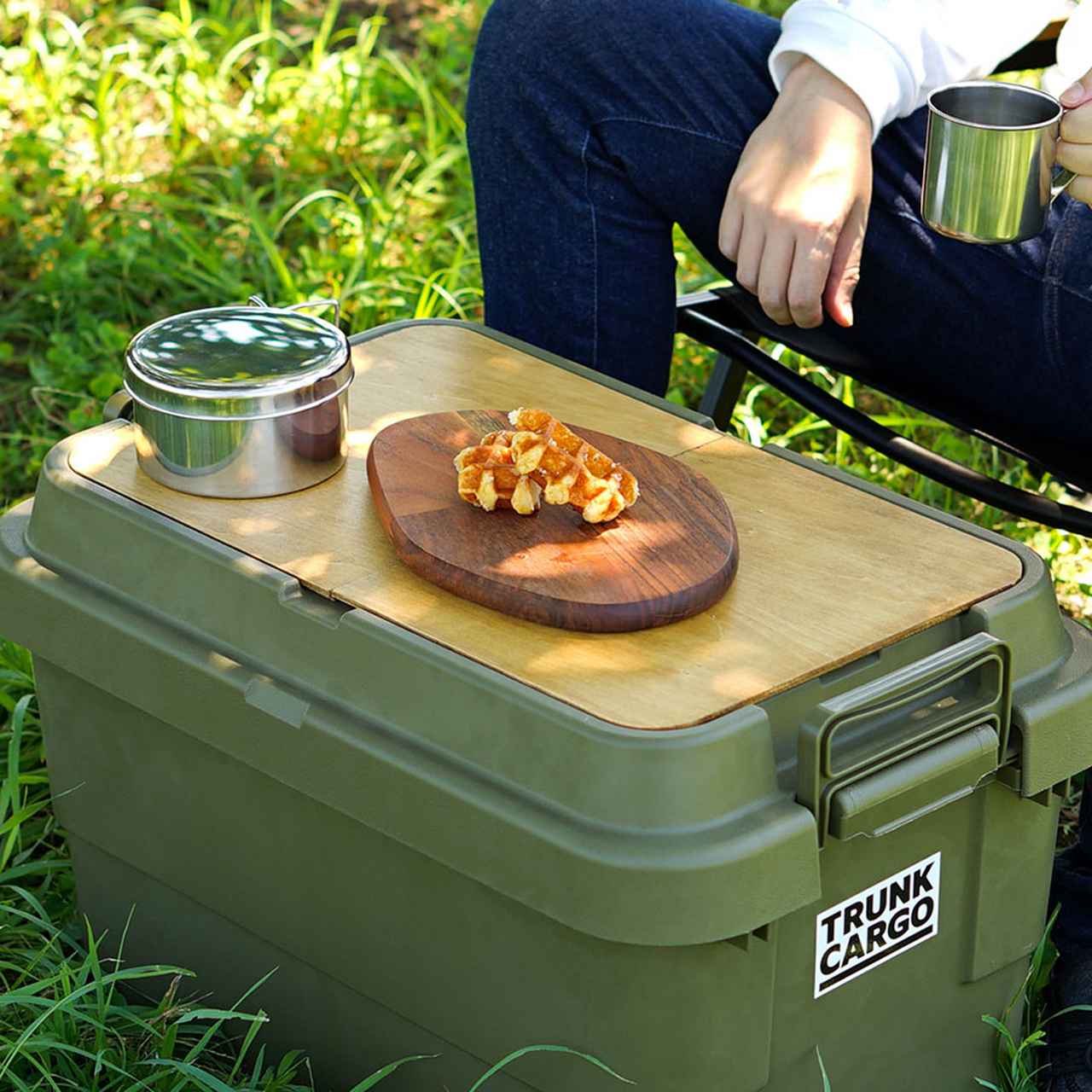 キャンプで重宝する収納ボックスのテーブル化。なんと公式が型紙配布！【トランクカーゴ】 - SOTOBIRA