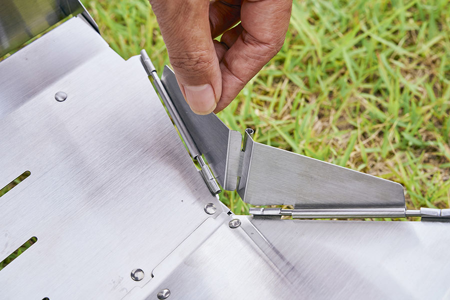 鎌倉天幕のウワサの焚き火台を使ってみた！焚き火台には珍しいポップアップ式の「ソリスト ホムラ」 (2/2) - SOTOBIRA