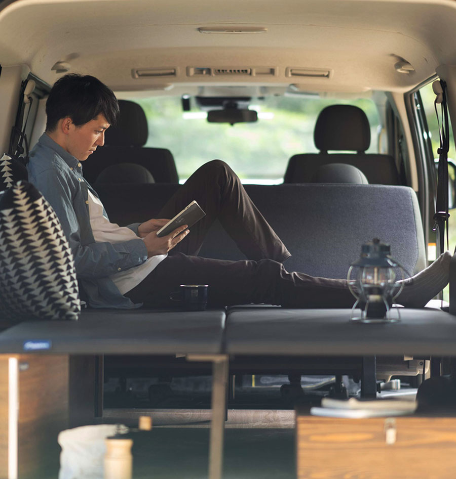 無駄をそぎ落としたシンプルさに惹かれる！車中泊ベッドキットやフロアキット、キャラバン用が発売！ - SOTOBIRA