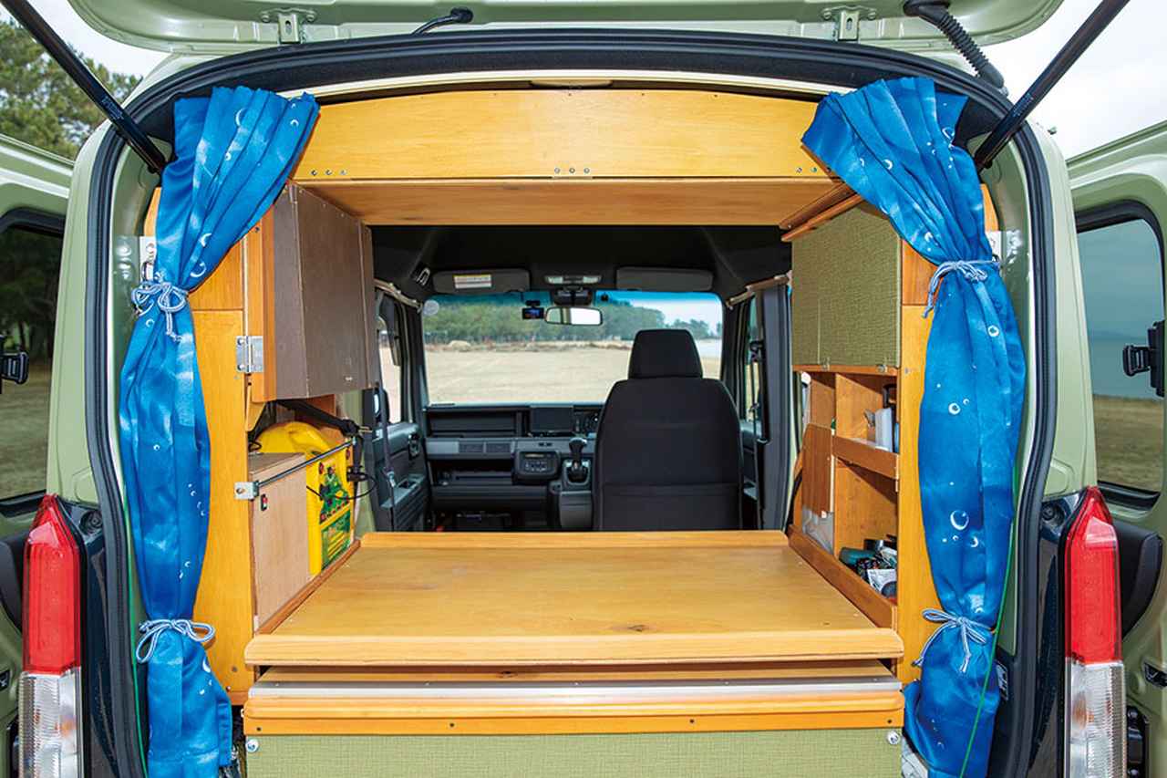 夫婦ふたりで旅する軽バン。車中泊DIYはアイデア満載！N-VANが超快適空間に！ (1/2) - SOTOBIRA