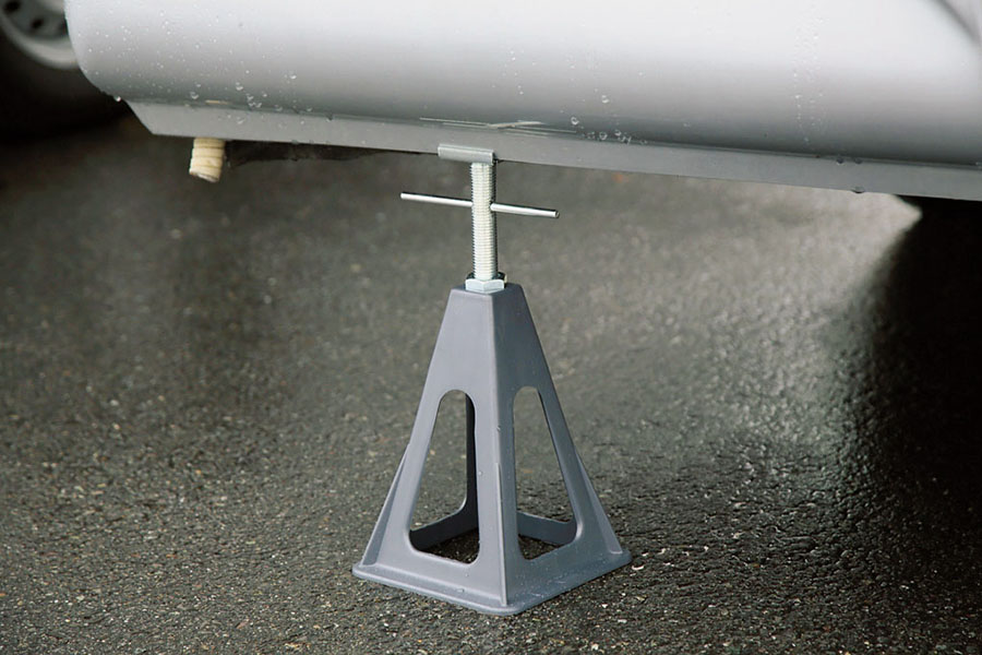 キャンピングカーだから快眠は当たり前！ ではないみたい……ベッドの基本と就寝に関するQ&A - SOTOBIRA