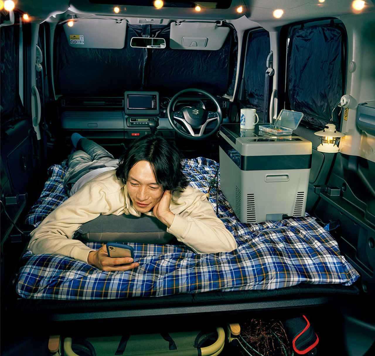 スズキの軽バン「スペーシア ベース」なら車中泊が手軽にできる！標準装備「マルチボード」で即フラット化！ - SOTOBIRA