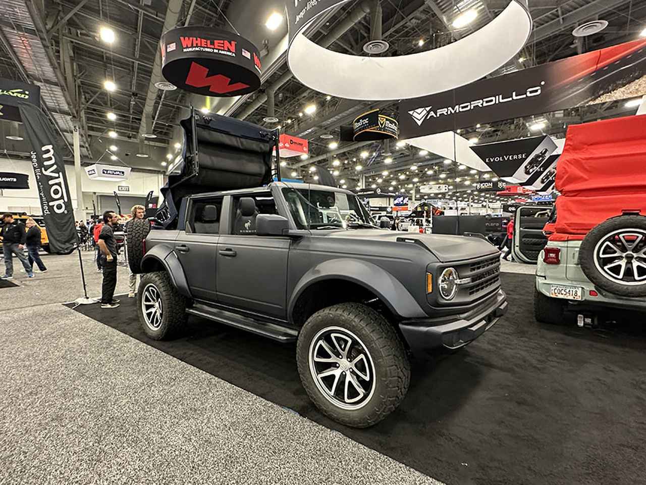 車中泊シーンで流行中の「オーバーランド」 アメリカではブロンコvs.ラングラーで人気争い!?【SEMAショー】 - SOTOBIRA