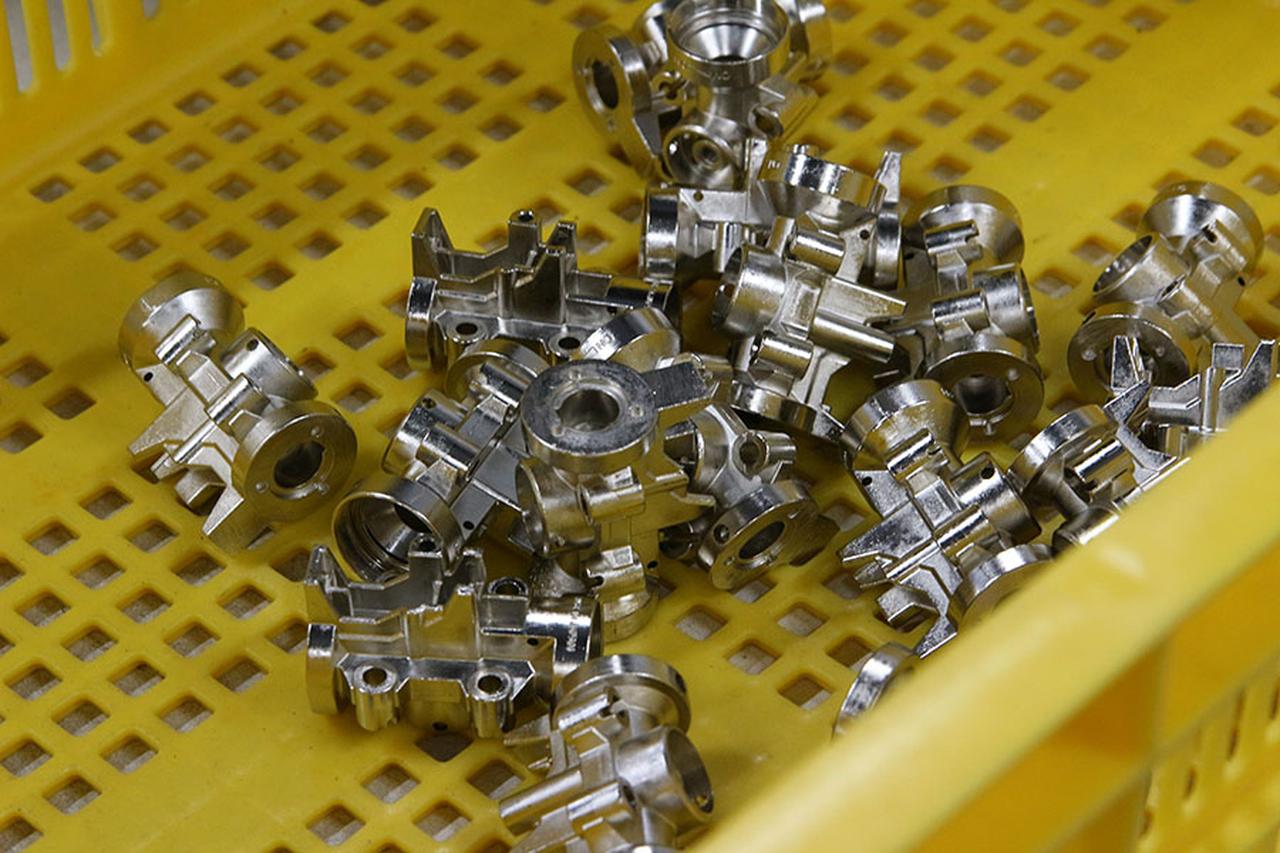 【SOTO工場見学】ガスバーナーは人の手で全数検査！ 新富士バーナーの信頼度と心意気が見えてくる - SOTOBIRA