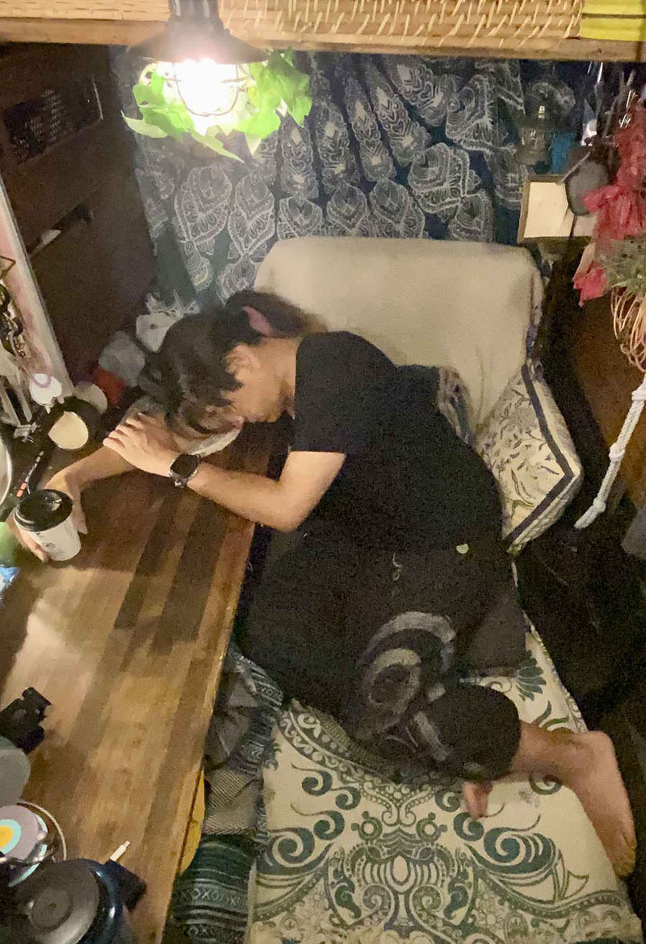 軽バンの車中泊に「ソファベッド」を使ってみたら…年間300日N-VANで車中泊する筆者がたどり着いた寝具の答え - SOTOBIRA