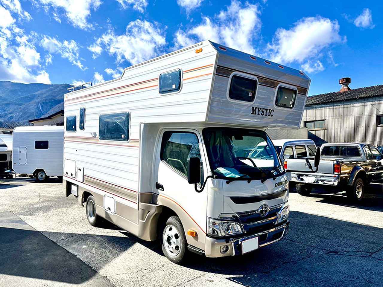今年は新作なぜ多い？ジャパンキャンピングカーショー2023の注目モデルをピックアップ！ (1/2) - SOTOBIRA