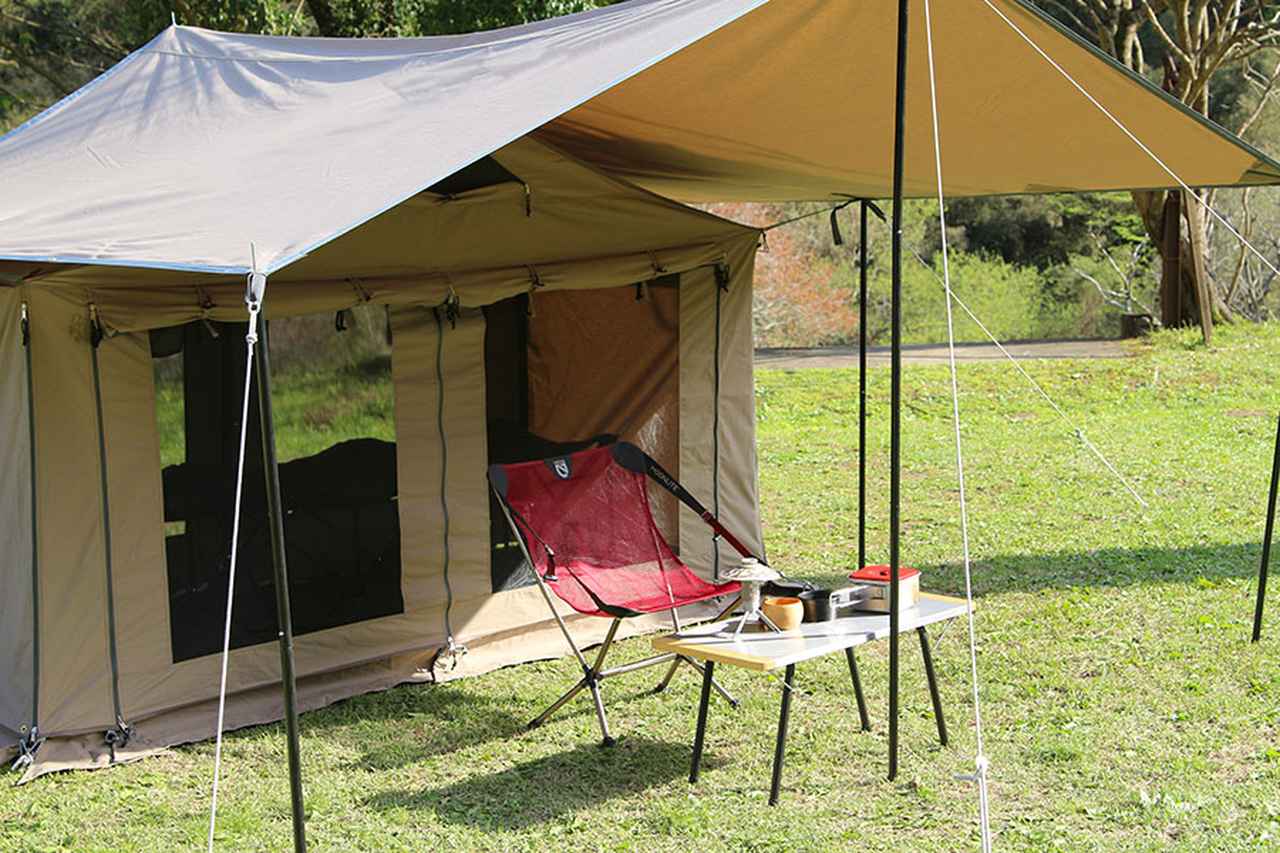 ユニフレームの小さなTCタープにハーフウォールを付けると2ルームっぽくなってめちゃ快適！ - SOTOBIRA