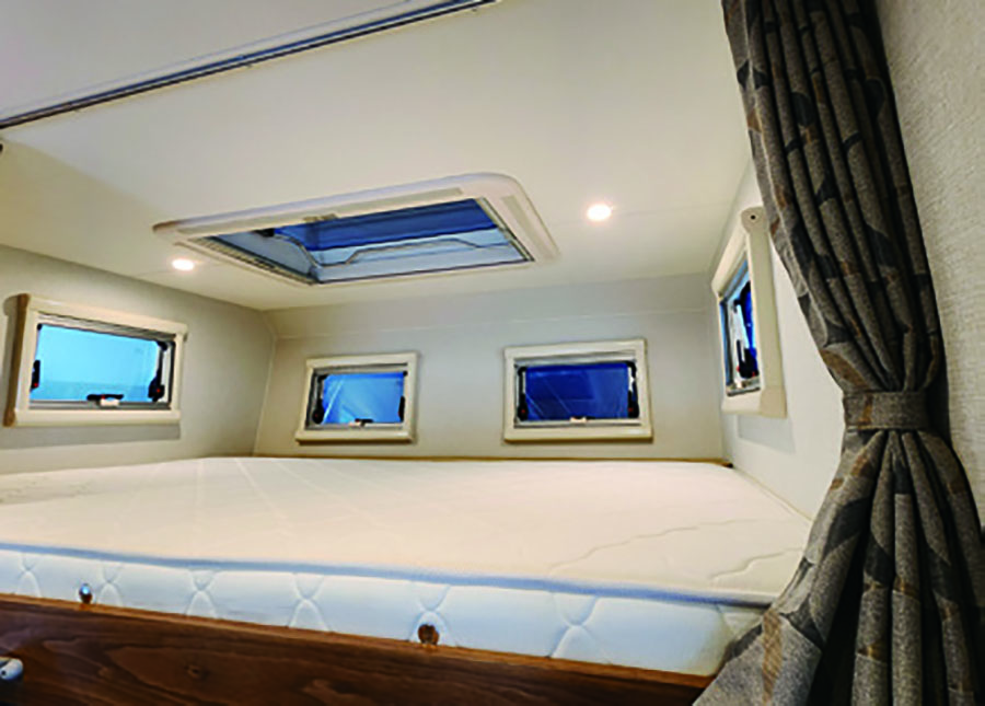 あの人気キャンピングカーがリニュ―アル！クラシカルなアメリカンテイストだけど中身は最新！ - SOTOBIRA