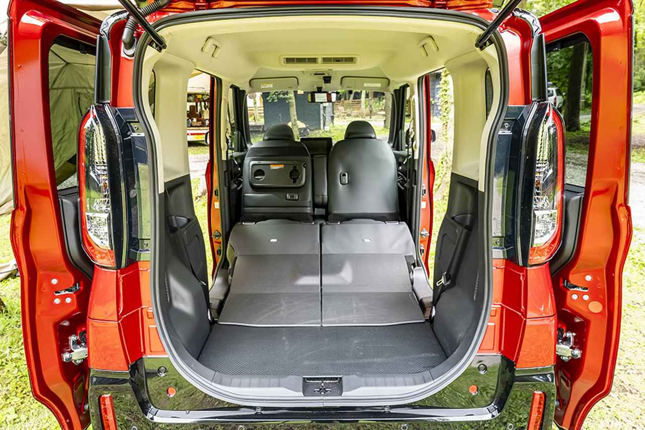 三菱・デリカミニ、車中泊の実力は？ 寝方・遊び方をアウトドアコーディネーター森風美さんがチェック！ - SOTOBIRA