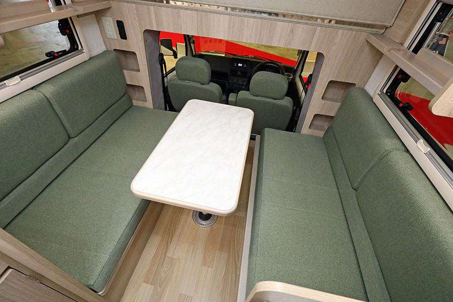 キャンピングカー200台以上から6台をピックアップ！専門家が選んだ東京キャンピングカーショー注目モデル - SOTOBIRA