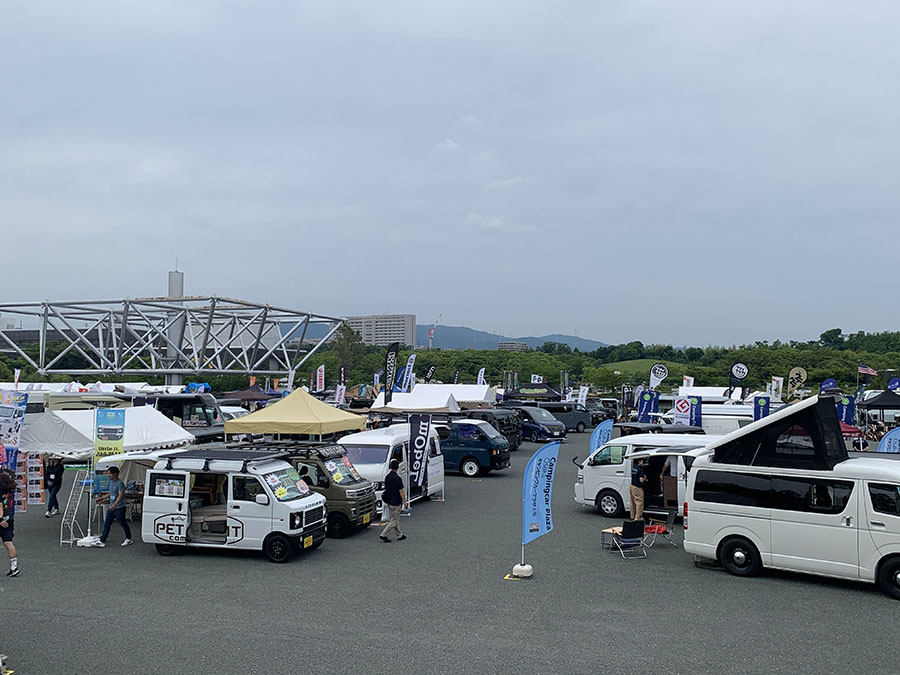 大阪イベントで発見！思わず買いそうになった車中泊の技ありアイテム MOTOR CAMP EXPO2023 - SOTOBIRA