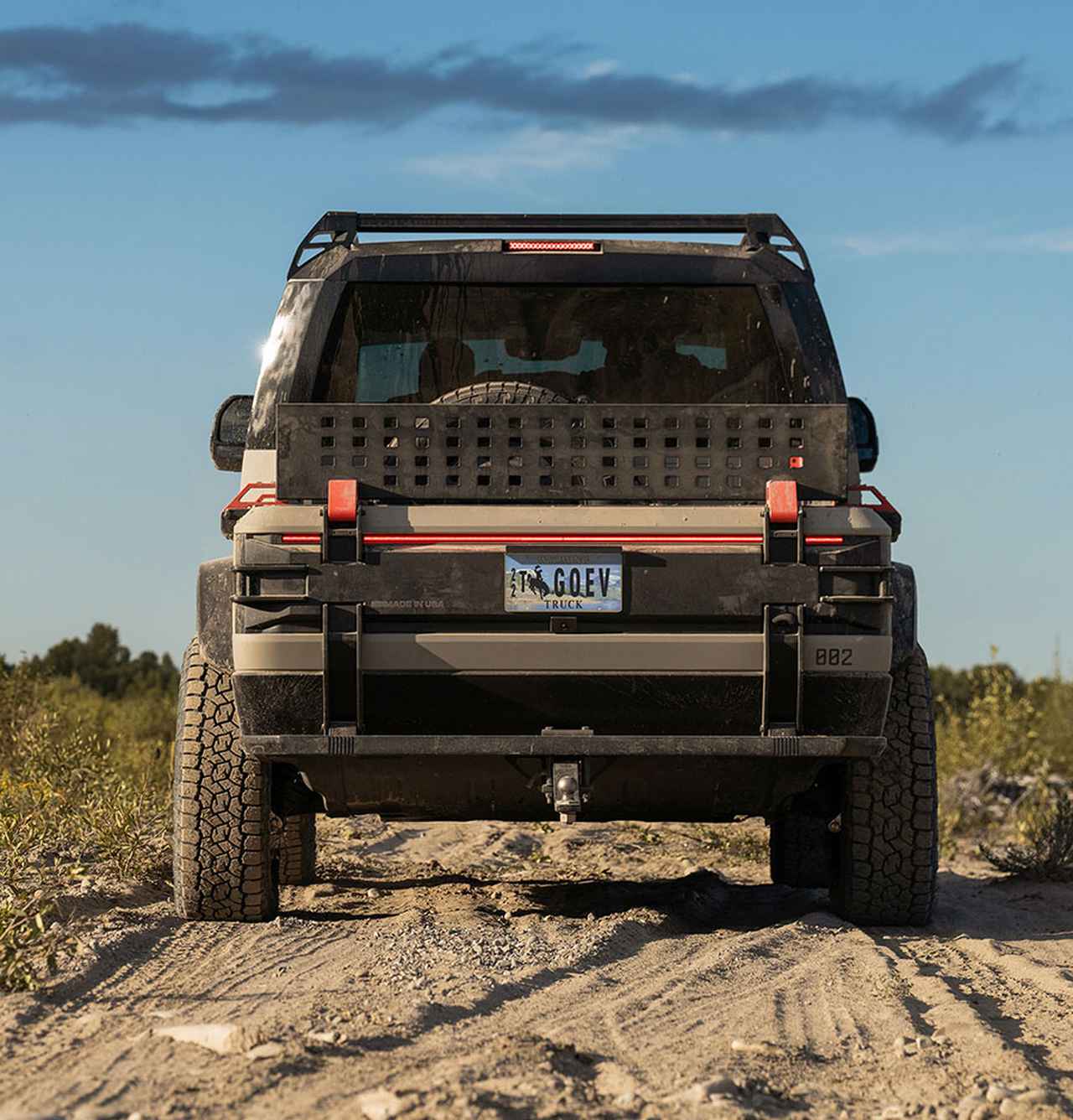 アメリカの新EVがキャンプギア感ハンパない！ゴツくてタフなCANOO「アメリカン・ブルドッグ」 - SOTOBIRA