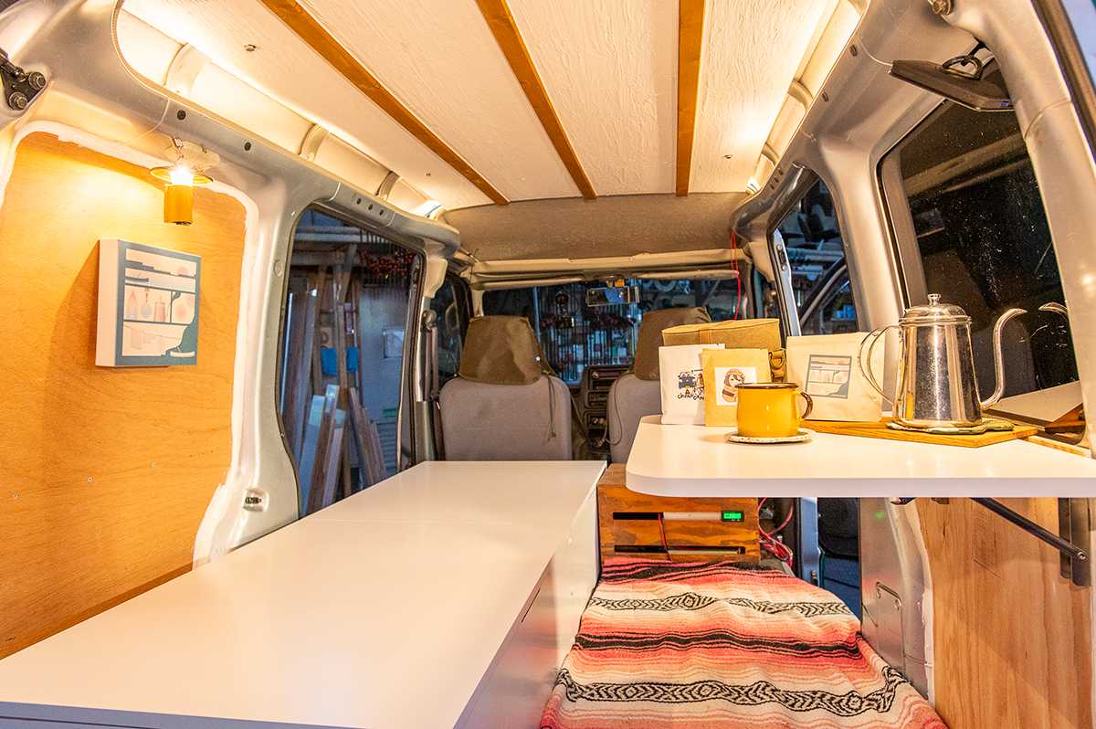 【車中泊DIY講座⑤-2】車中泊ベッド兼イスが完成！ ちょもかのハイゼットカーゴ・カスタム大作戦 - SOTOBIRA