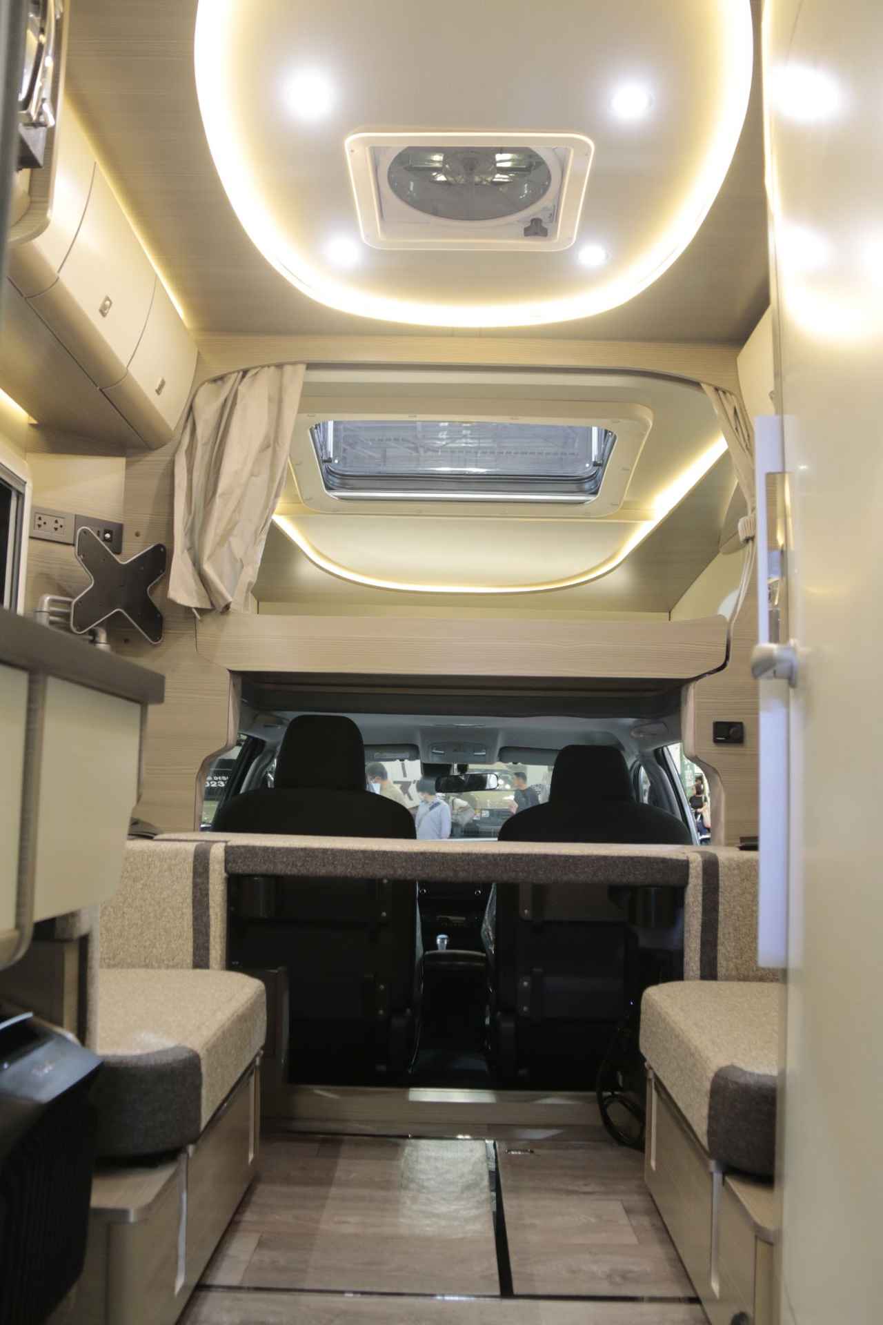 2024年後半、新作キャンピングカー続々登場！東京キャンピングカーショーで見つけた注目モデル16選 (1/2) - SOTOBIRA