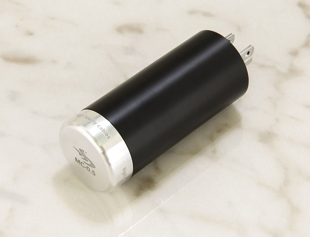 “一聴して音が濃い！” High Fidelity Cablesの電源アクセサリー「MC-0.5」と「MC-0.5 Helix +」を試して ...