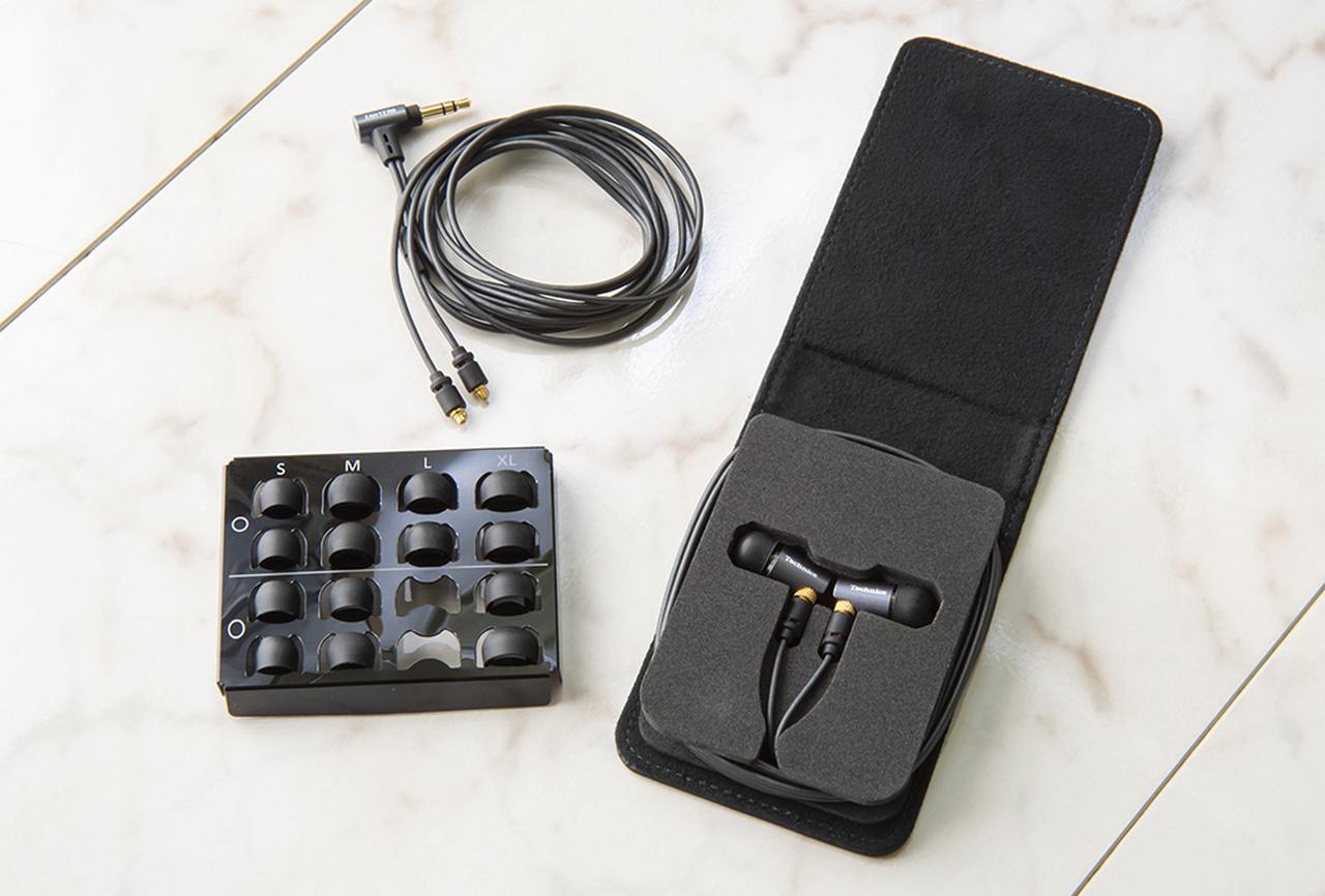 テクニクス「EAH-TZ700」は、イヤホンの常識を覆す“衝撃的”な製品だ！ 本体のコンパクトさとワイドレンジなサウンドに、のけぞるほど驚いた ...