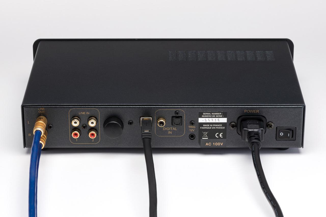 アーティストが意図しただろう音を肌合いよく描くシンプルシステム。ATOLL 「 HD120」「MA100」／DYNAUDIO「Emit M10 ...