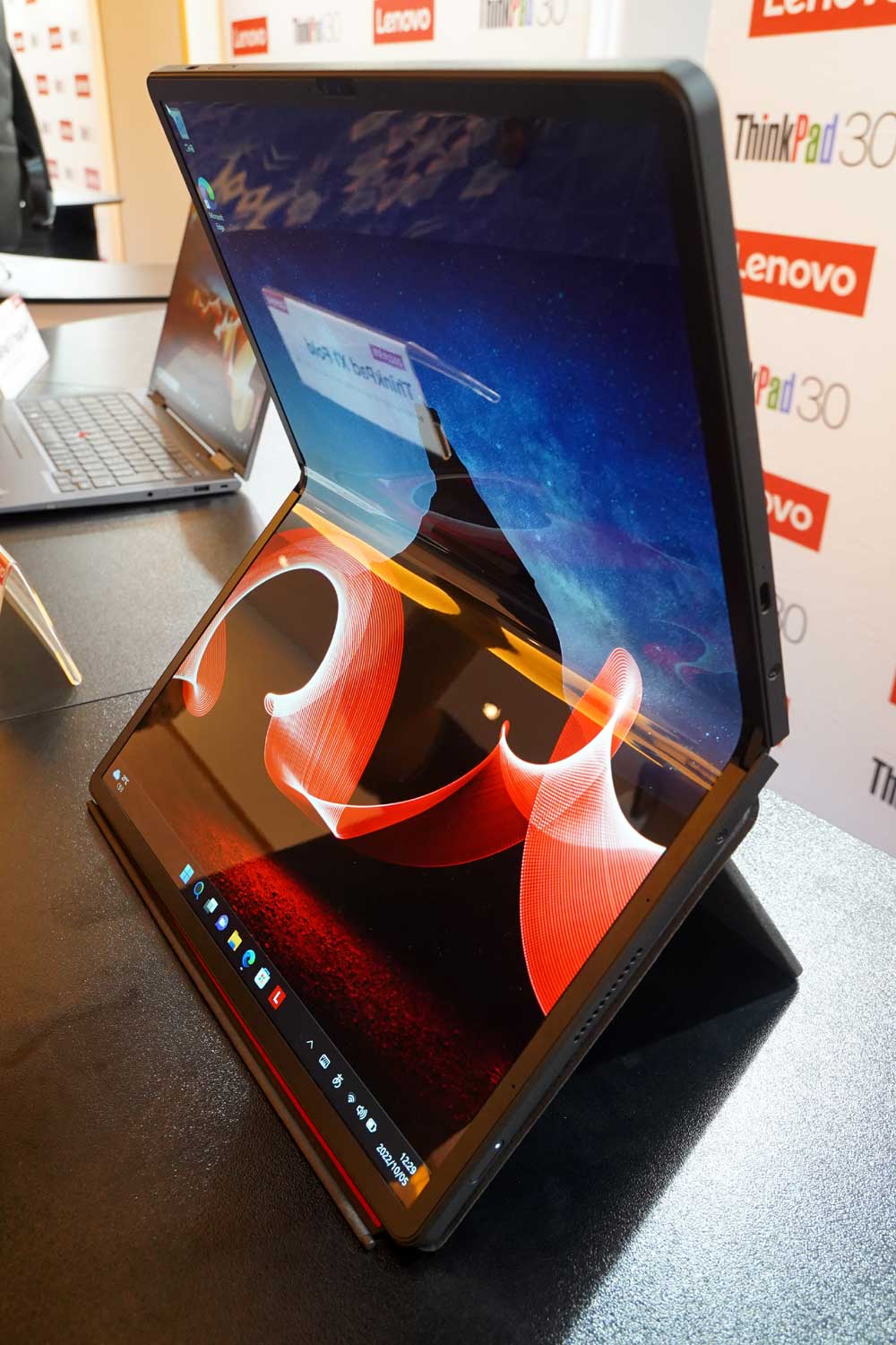 ThinkPad30周年を記念して1000台限定の「ThinkPad X1 Carbon Gen10 30th Annniversary ...