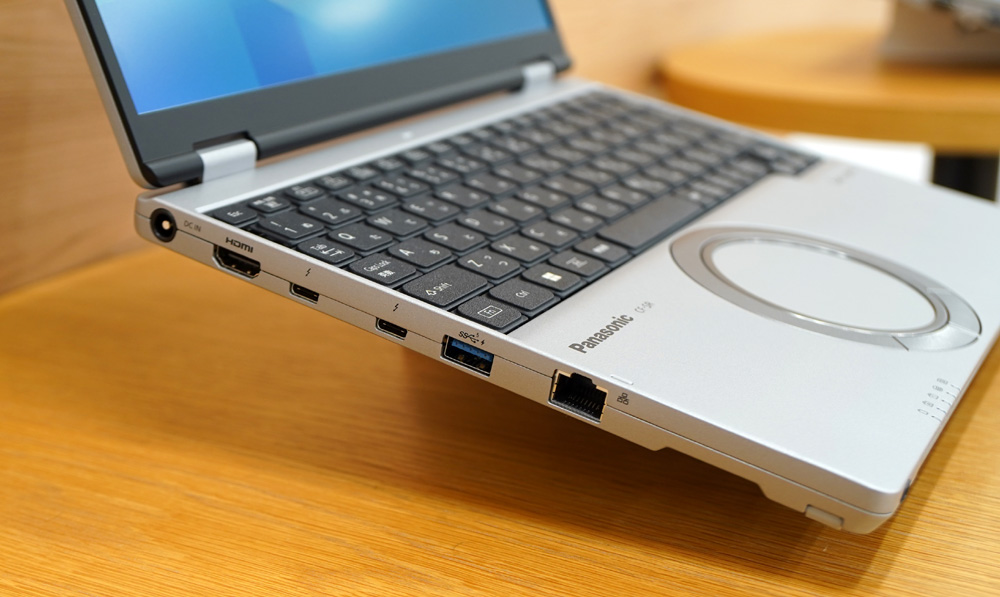 A4サイズ、12.4型液晶で、モバイル性能を強化したノートパソコン「SR」シリーズを11月11日より発売 - Stereo Sound ONLINE