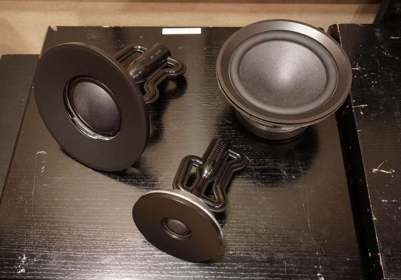 心地いいリスニング体験を実現する、ヤマハの新型トールボーイ「NS-2000A」がいよいよ登場。全ユニットで同じ振動板素材を搭載したハーモニアス ...