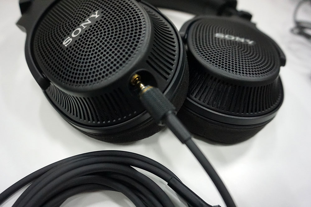 ソニー「MDR-MV1」と「360VME」は、ヘッドホンによるサラウンド再生の革命だ！ 立体音響制作の現場を大きく変える新提案に迫る（2）：麻倉怜士のいいもの研究所 レポート97 ...