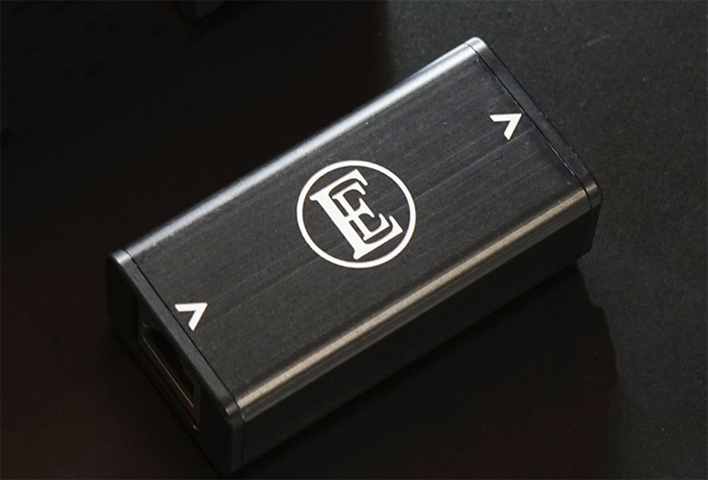 英国の新ブランドEnglish Electricから、ネットワーク用ノイズ対策アイテム「EE1」が登場。LANケーブルの間につないで、幅広い帯域のデジタルノイズを削減 - Stereo ...