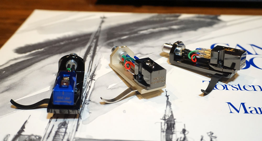 【潮晴男のアナログ道楽 第5回】フェーズメーション「EA-220」の完成度の高さに驚く。単体フォノイコライザーを追加する意味はどこにある？ と ...