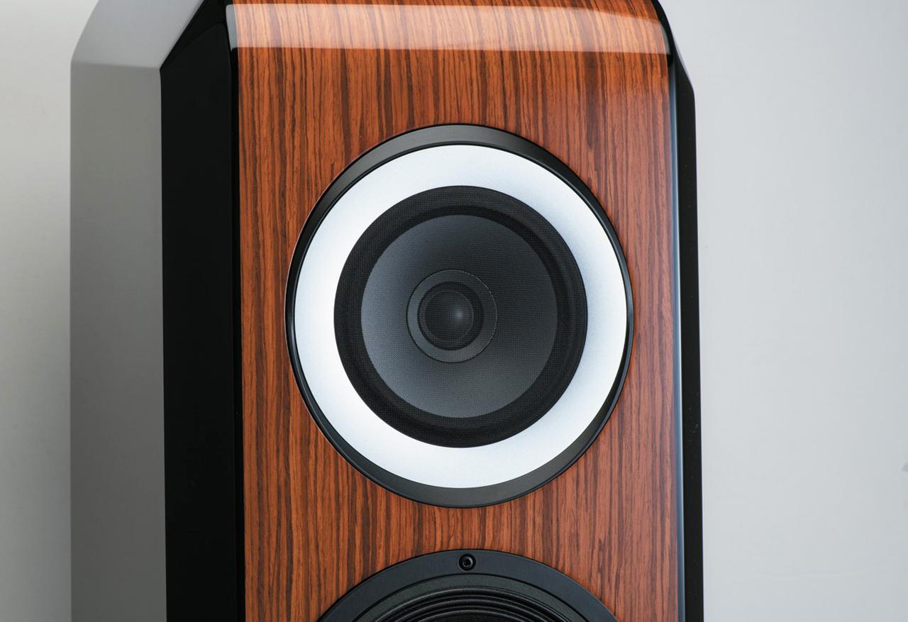 『TAD-GE1 / TAD-ME1』映画の緊張感が絶品！ニッポンスピーカーの雄、TADの最新機TAD-GE1を核に4.0ch再生に挑戦【映画に感動をもたらすスピーカーシステム ...