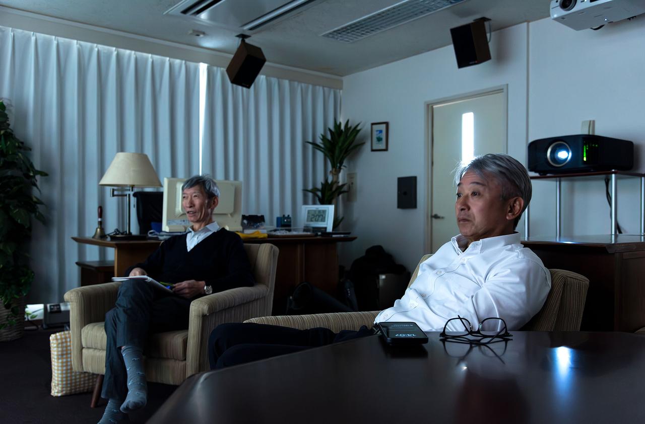 ビクター「DLA-V80R」プロジェクターで、150インチスクリーンに最高の映像を再現する。ところで投写距離は足りるかな？【片山右京さんの ...