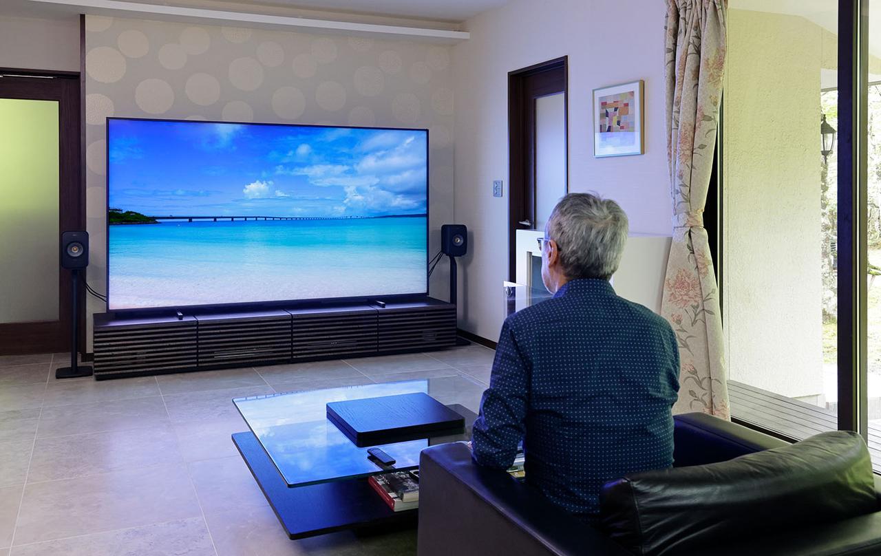 画質、迫力、楽しさ、すべてが桁違い！ リビングでレグザ「100Z970M」を味わい尽くす【第二回：活用編】「100V型大画面の迫力と快適操作に慣れてしまったら、もう戻れない ...