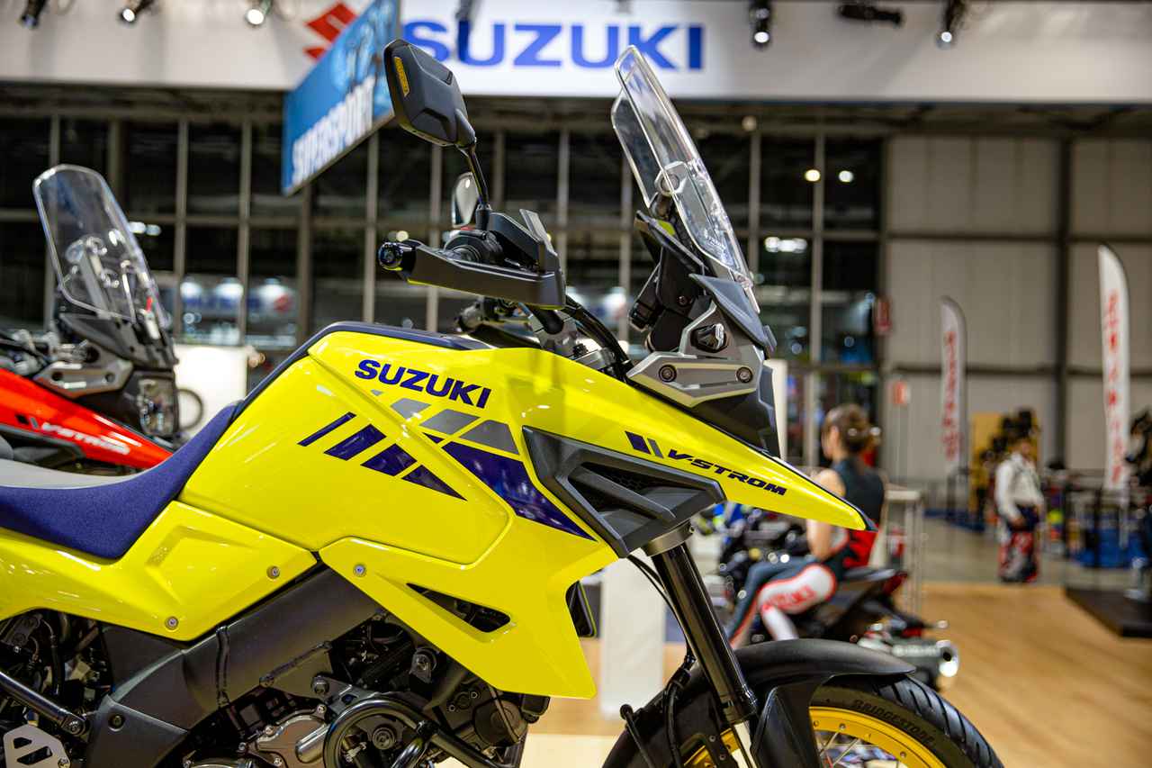 怒濤EICMA・往年のDR.BIGテイストな、新しい怪鳥Vストローム1050がお目見え (1/5) - Off1.jp（オフワン・ドット・ジェイピー）