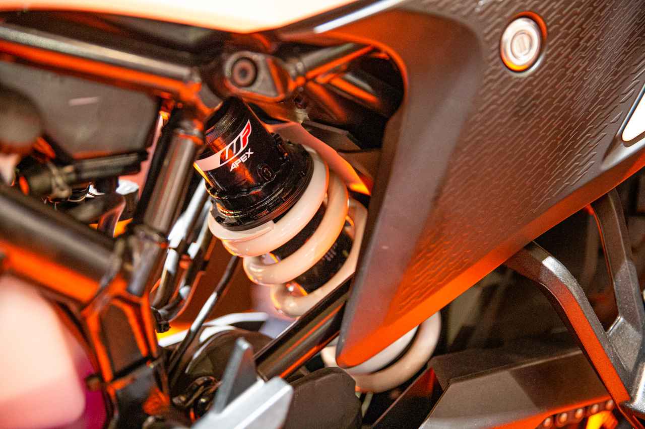 怒濤EICMA・ちょうどいいKTMアドベンチャー、390 ADVENTURE (1/3) - Off1.jp（オフワン・ドット・ジェイピー）