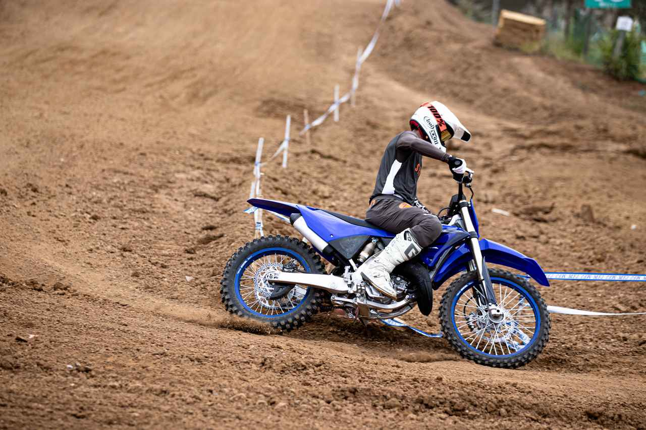 「安心感のある低回転域、あらゆるライダーにおすすめできる」23MY YZ125X／YZ250X 試乗インプレッション ※ムービー連動 - Off1.jp（オフワン・ドット・ジェイピー）