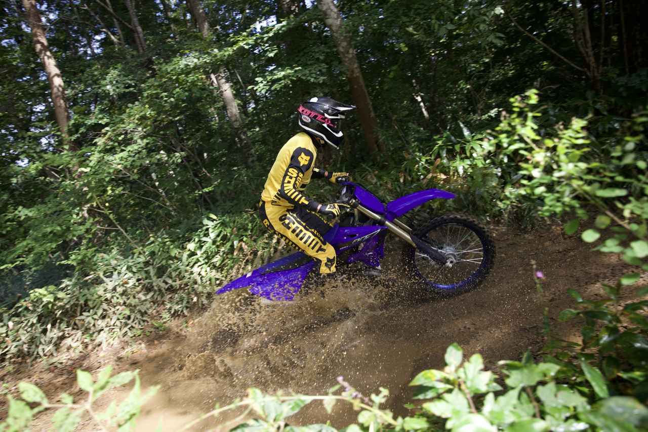 「安心感のある低回転域、あらゆるライダーにおすすめできる」23MY YZ125X／YZ250X 試乗インプレッション ※ムービー連動 - Off1.jp（オフワン・ドット・ジェイピー）