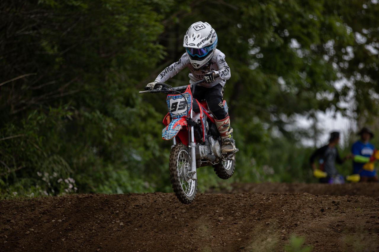 ひとつでも上に。勝利への意地がぶつかり合う2023 44キッズクロス第5戦 (3/5) - Off1.jp（オフワン・ドット・ジェイピー）