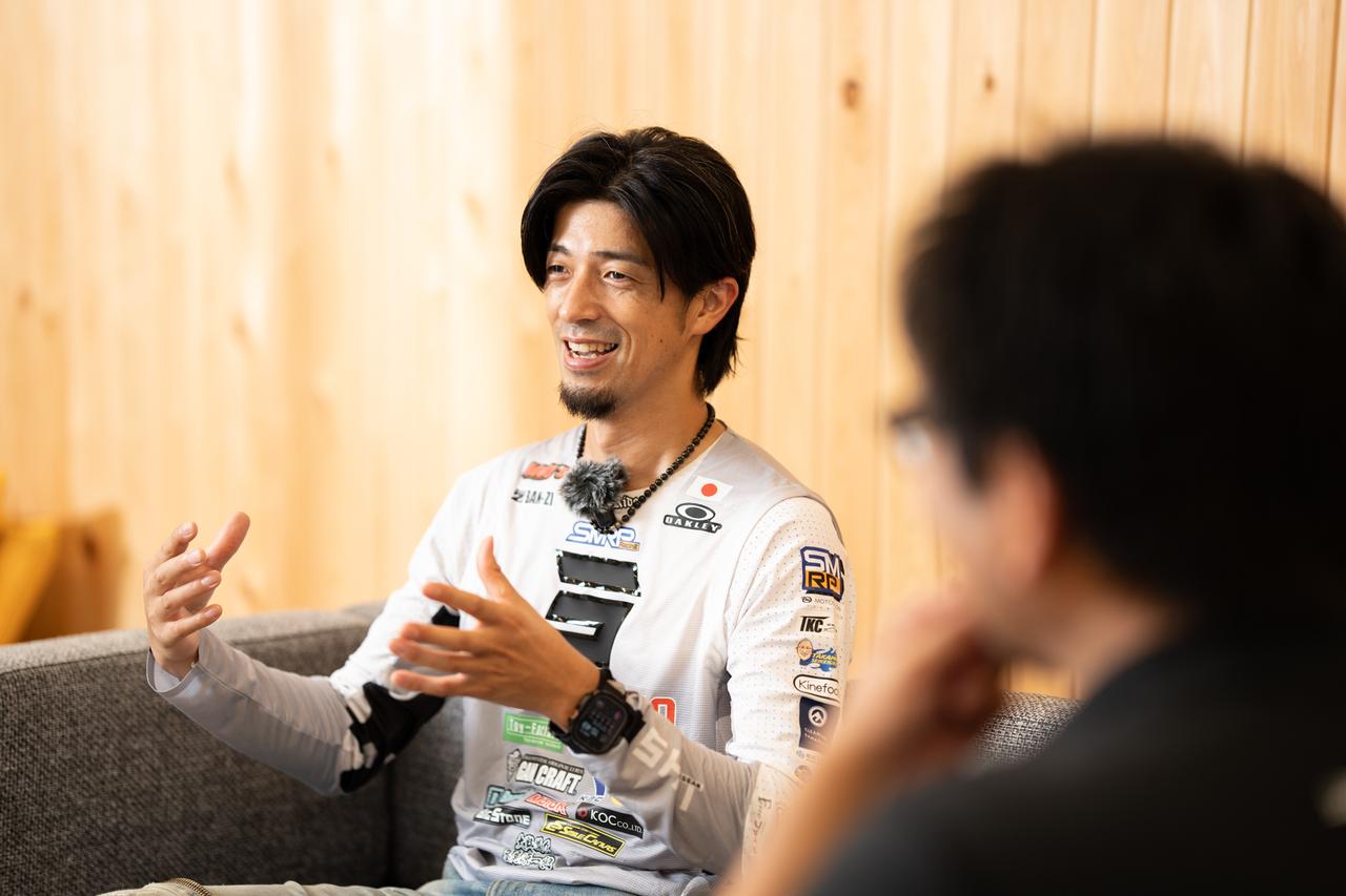 藤原慎也の乗るFIATデュカトってどんなクルマ!? ライダー×インポーター対談 - Off1.jp（オフワン・ドット・ジェイピー）