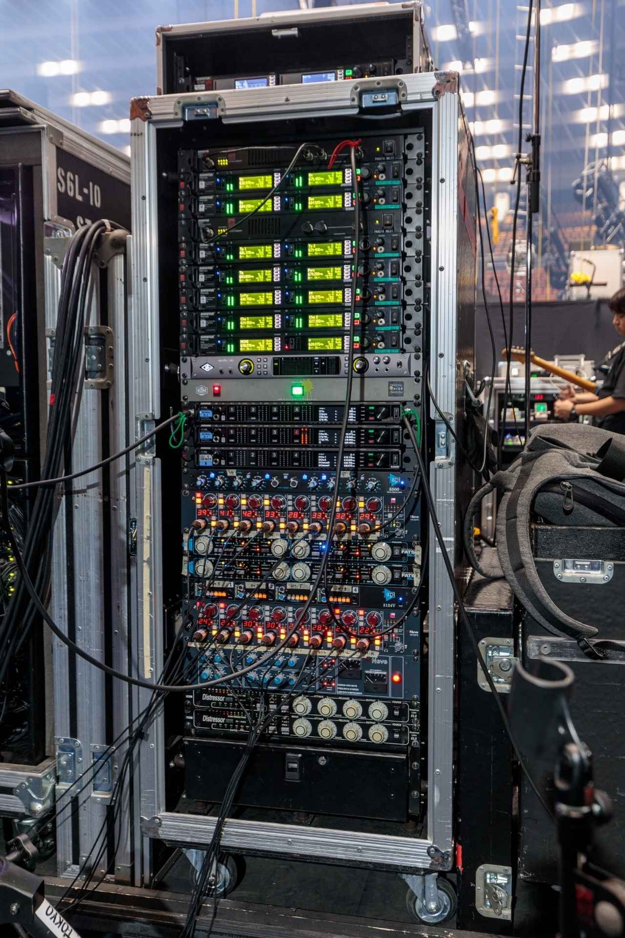 LIVE Report：Official髭男dism「Arena Tour 2024 - Rejoice -」at 大阪城ホール with d ...